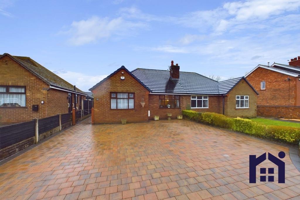 Moor Road, Croston, PR26 9HQ 2 bed semi-detached bungalow for sale - £ ...