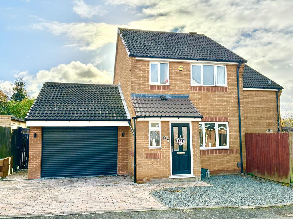 Leicester LE2 3 bed link detached house - £300,000