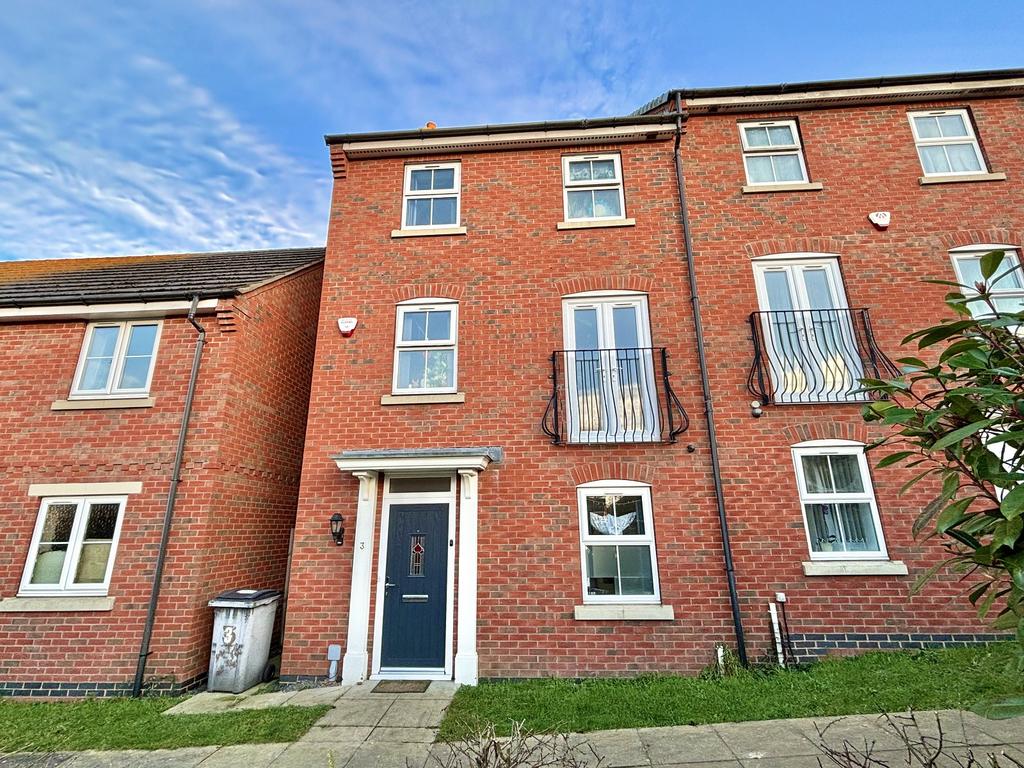 Hamilton, Leicester LE5 5 bed semi-detached house - £300,000