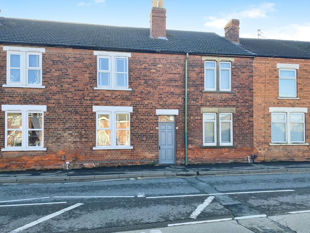 Springfield Road, Grantham, NG31 3 bed terraced house - £140,000