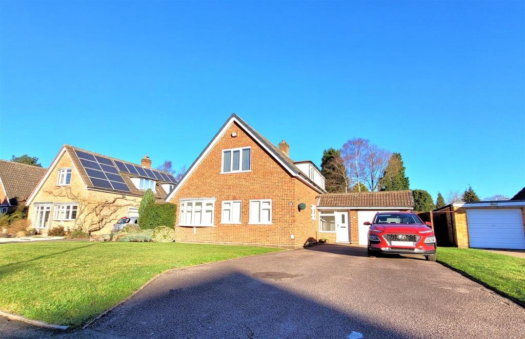 Redlands Way, Sutton Coldfield, West... 4 bed bungalow - £1,900 pcm (£ ...
