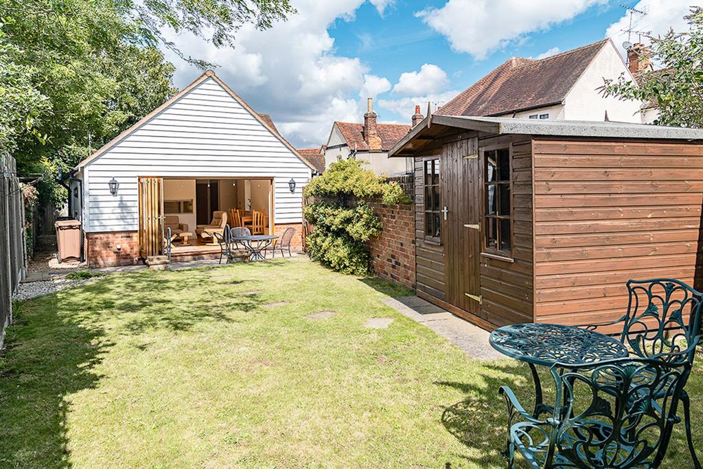 Stock, Ingatestone CM4 2 bed detached bungalow for sale - £684,000