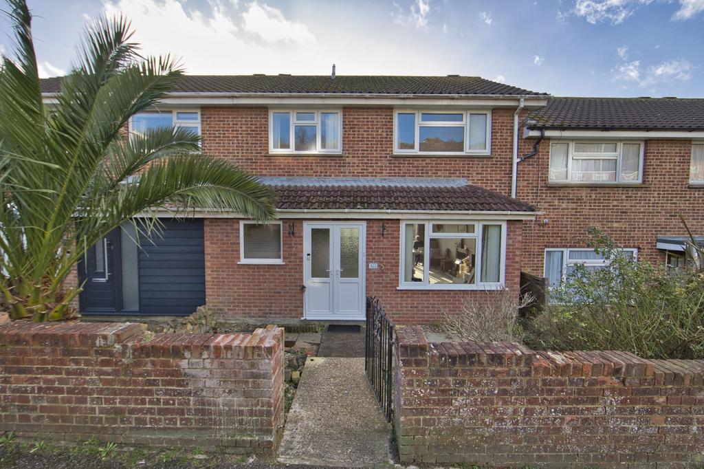 Hollands Avenue, Folkestone, CT19 3 bed terraced house - £280,000