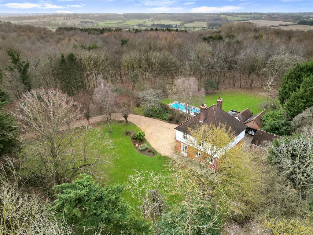 Dynes Hall Road, Great Maplestead, Essex, CO9 5 bed detached house for ...