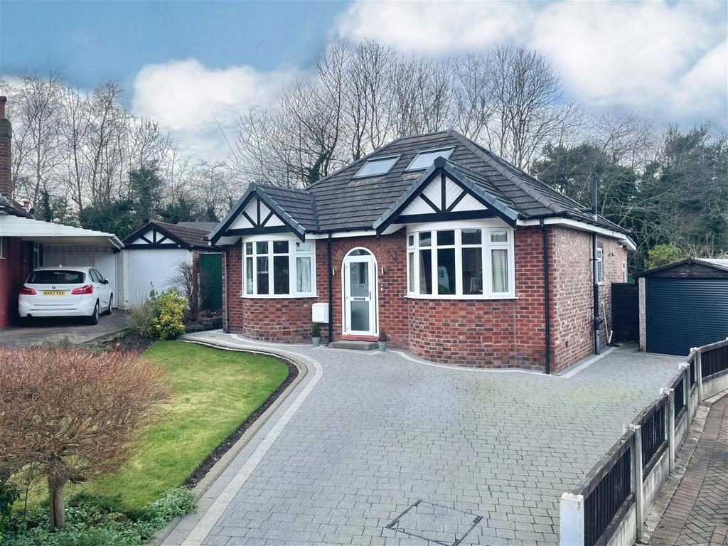 Malvern Avenue, Gatley 3 bed detached bungalow for sale - £450,000