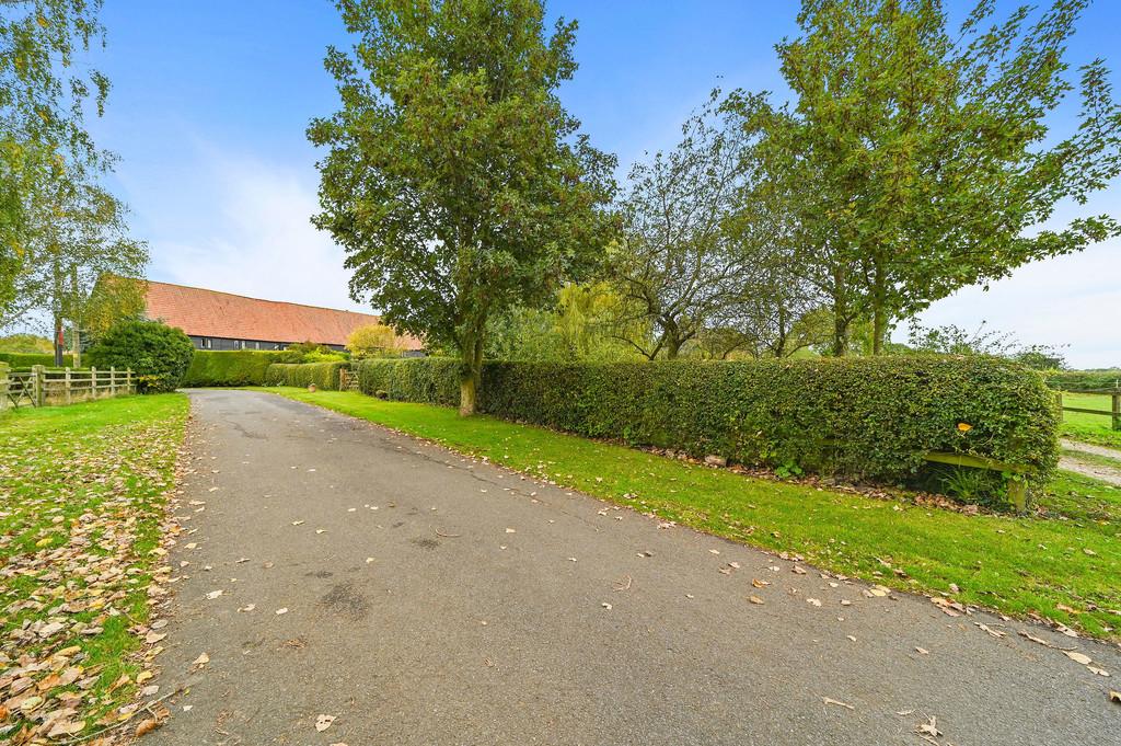 Onehouse Hall Hamlet, Onehouse IP14 4 bed barn conversion for sale - £ ...