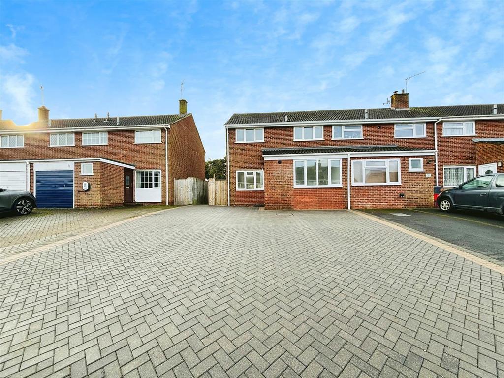 Argyle Way Bishops Tachbrook Leamington Spa 3 Bed Semi Detached House