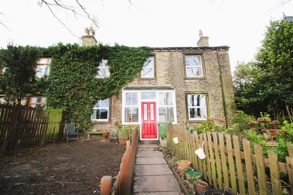 Hind Street, Bradford BD12 3 bed semi-detached house - £95,000