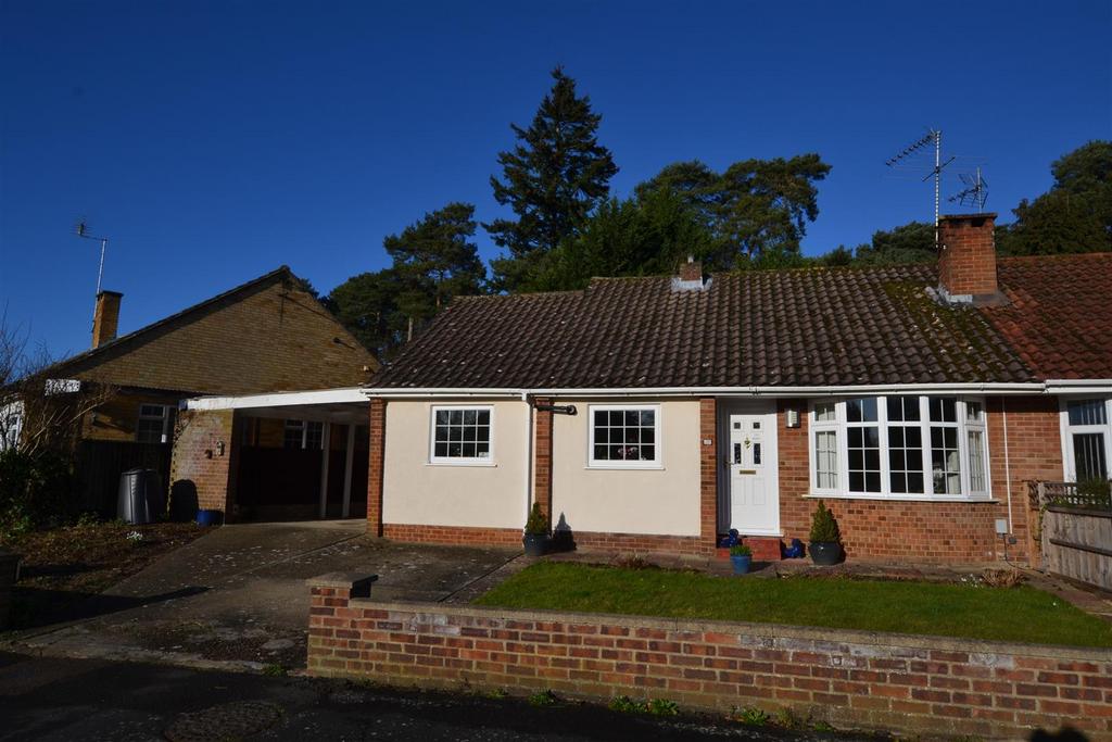 Loxwood Avenue, Fleet GU51 2 bed semi-detached bungalow - £450,000