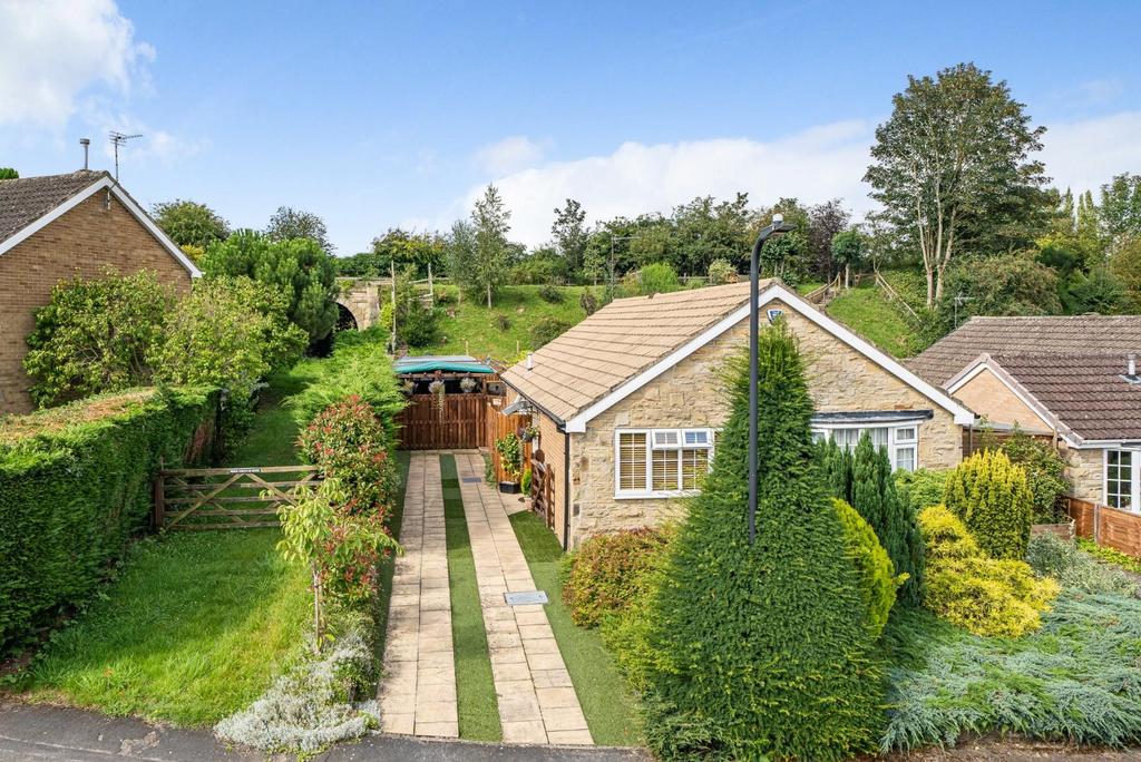 Littlethorpe Park, Ripon 3 bed detached bungalow - £425,000