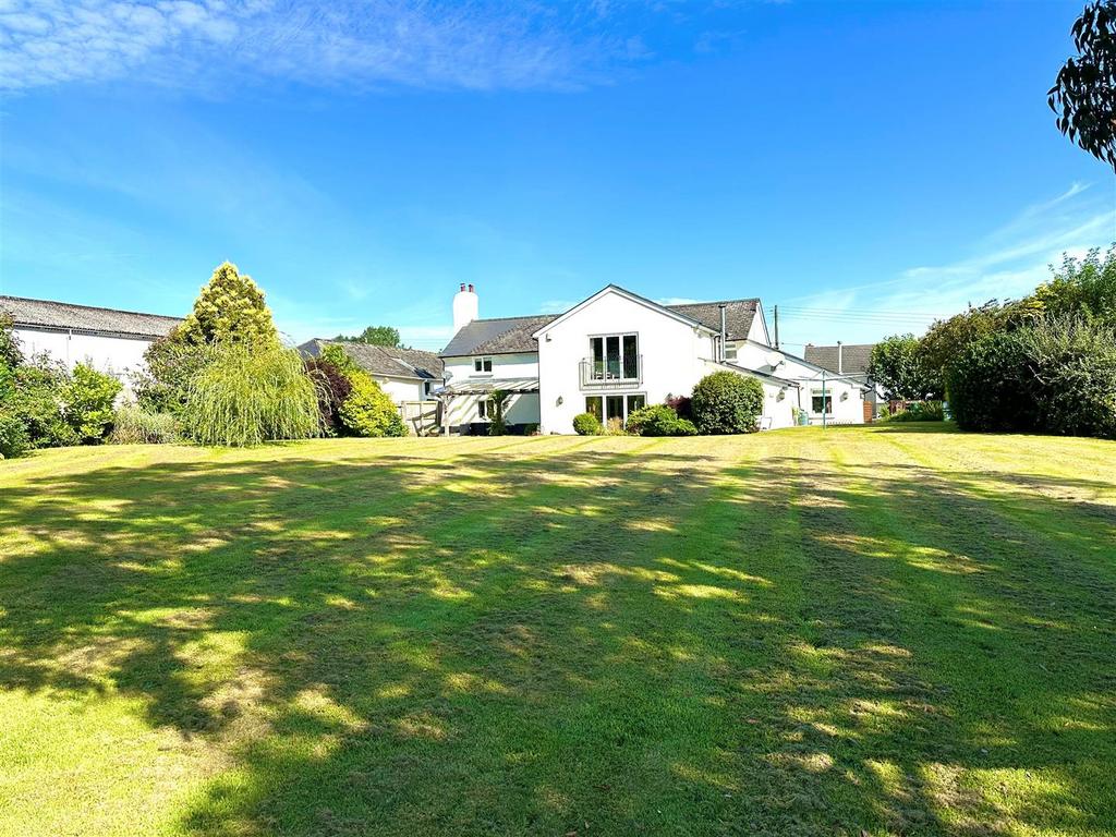 Harracott, Barnstaple 4 bed detached house - £875,000