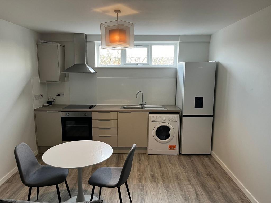 Hazelwell House 1 bed apartment - £850 pcm (£196 pw)