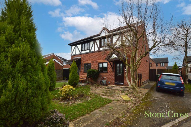 Southwell Close, Lowton, WA3 2RG 2 bed semi-detached house - £179,950