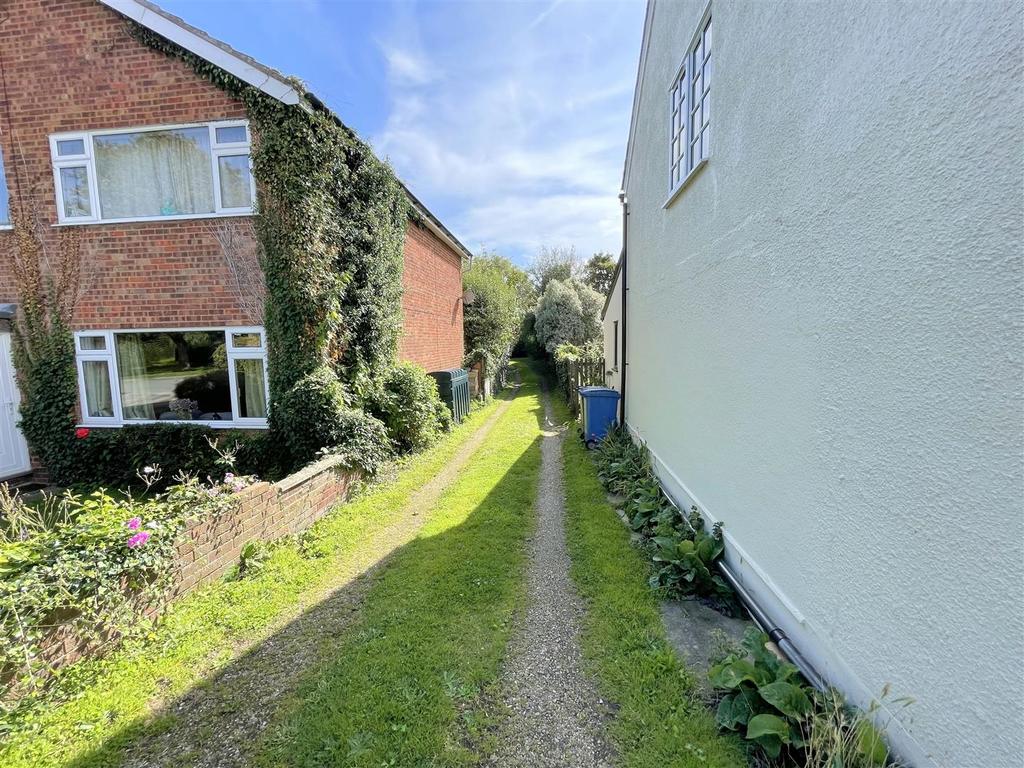 12, Church Road, Chelmondiston, Ipswich Land - £50,000