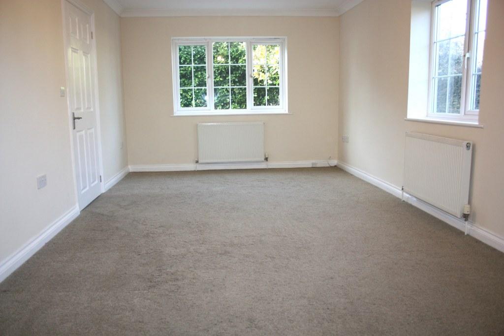 Tavistock Road, Roborough PL6 4 bed detached house - £1,380 pcm (£318 pw)