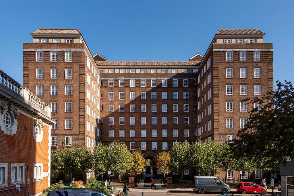Swan Court, Chelsea Manor Street... 1 bed apartment - £340,000