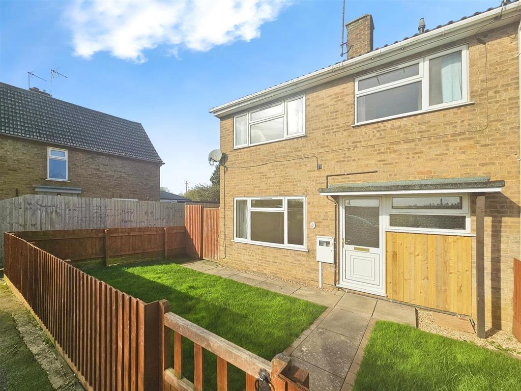 Greetham Road, Oakham LE15 3 bed semi-detached house - £850 pcm (£196 pw)