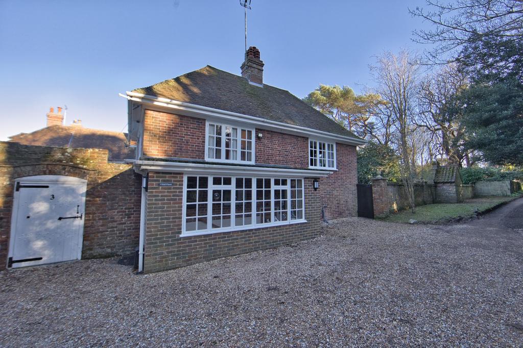 Hull Place, Sholden, CT14 2 bed terraced house - £350,000