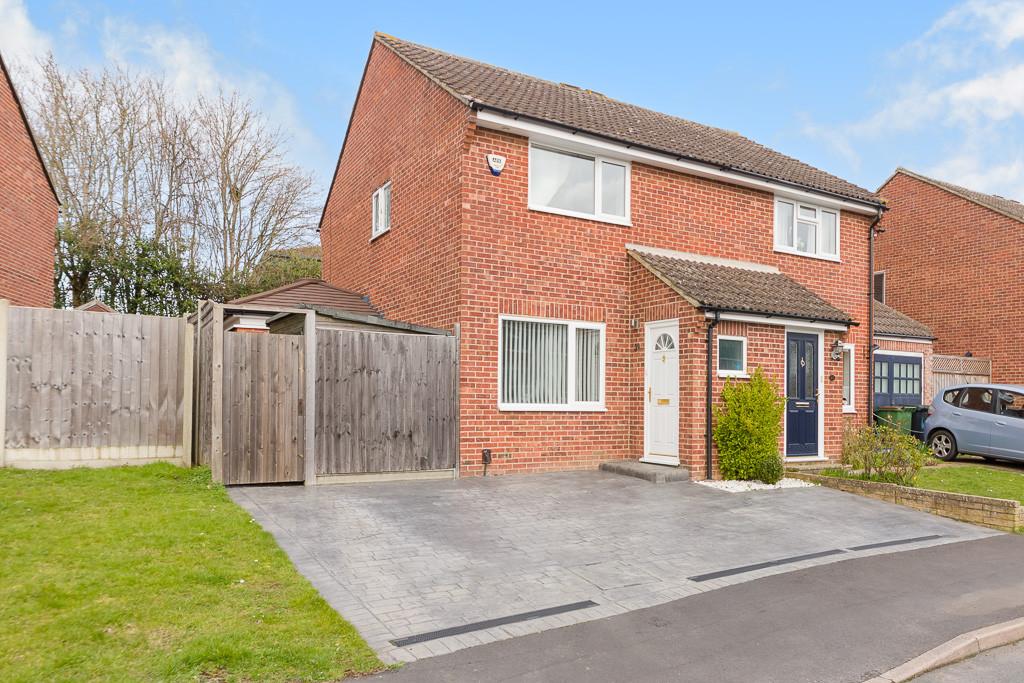 Leatherhead 2 bed semi-detached house - £475,000