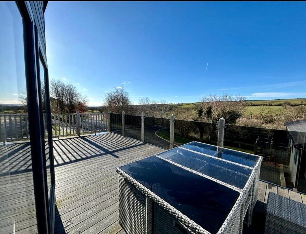 Camelford PL32 3 bed static caravan - £139,000