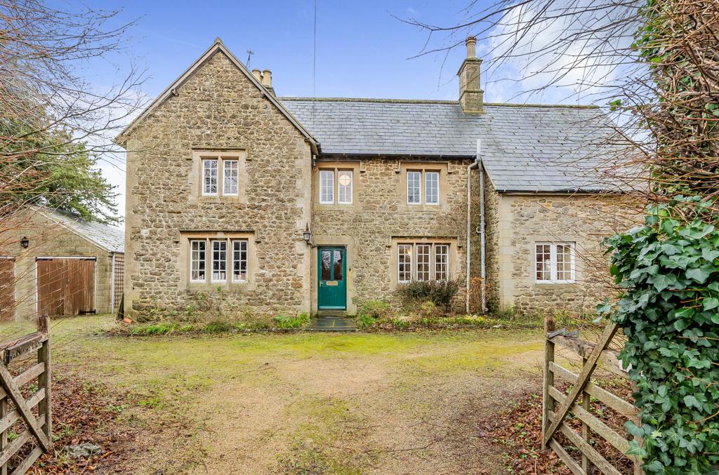 High Street, Watchfield, Oxfordshire... 5 bed detached house - £850,000