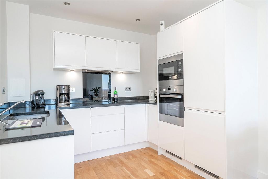 Hampden Road, London, N8 1 bed apartment - £400,000