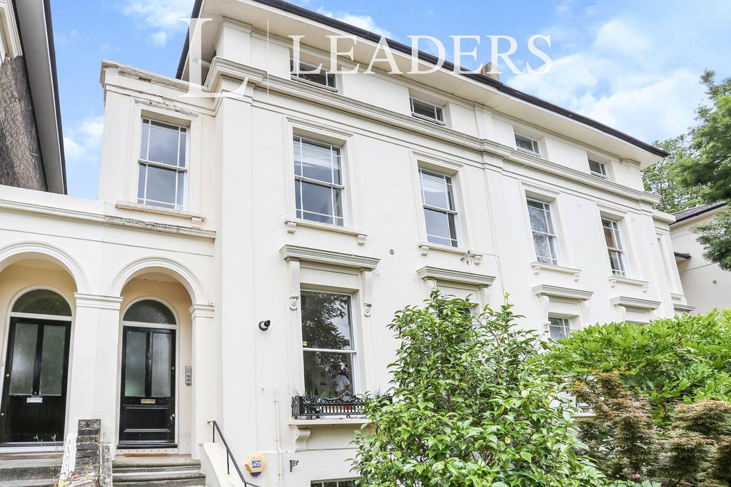 Lewisham Way, Brockley, SE4 2 bed flat - £1,800 pcm (£415 pw)