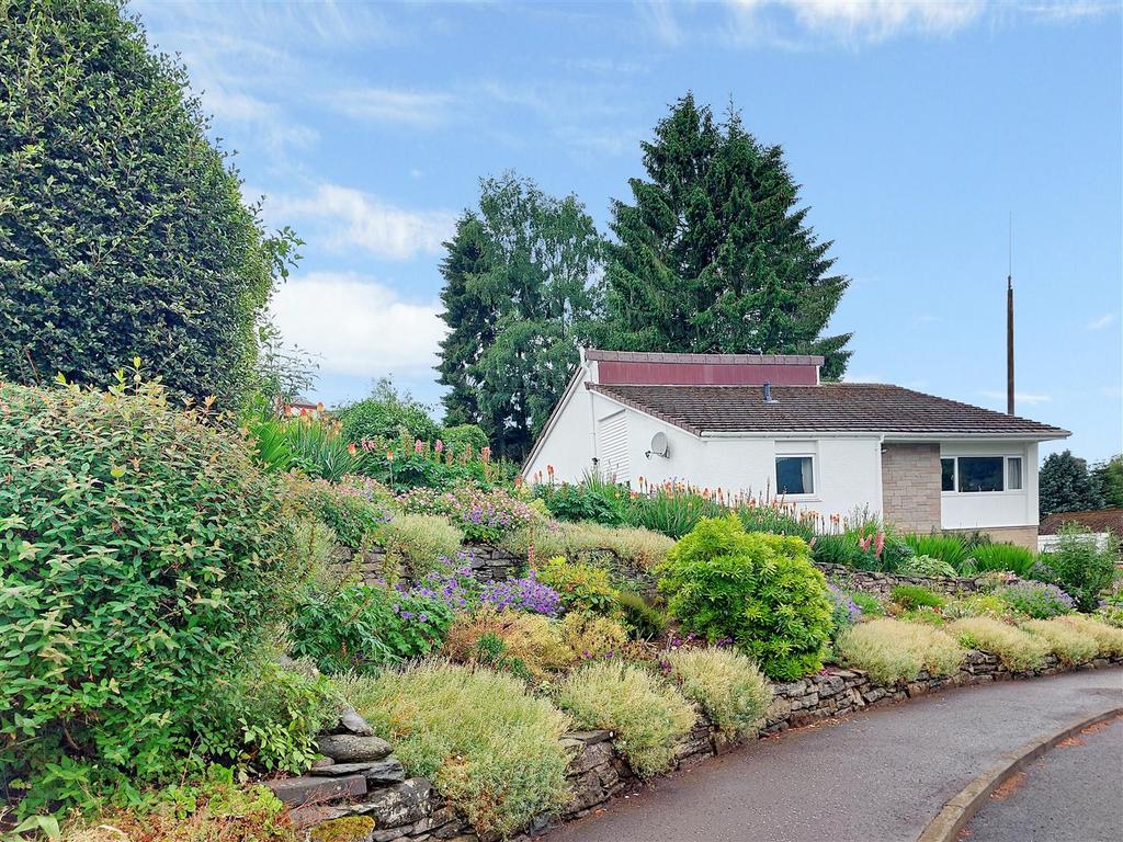 Moness Terrace, Aberfeldy PH15 3 bed detached bungalow - £270,000
