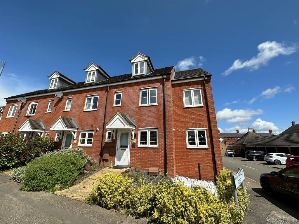 Kent Road, Northampton NN5 3 bed end of terrace house - £279,995