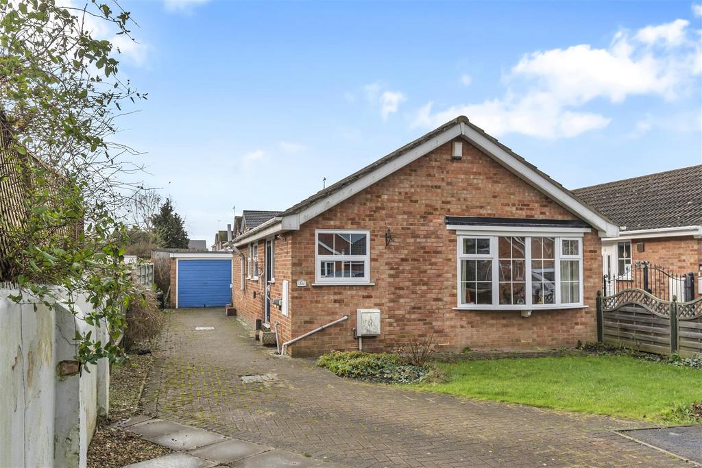 Milton Carr, Rawcliffe 2 bed detached bungalow - £325,000