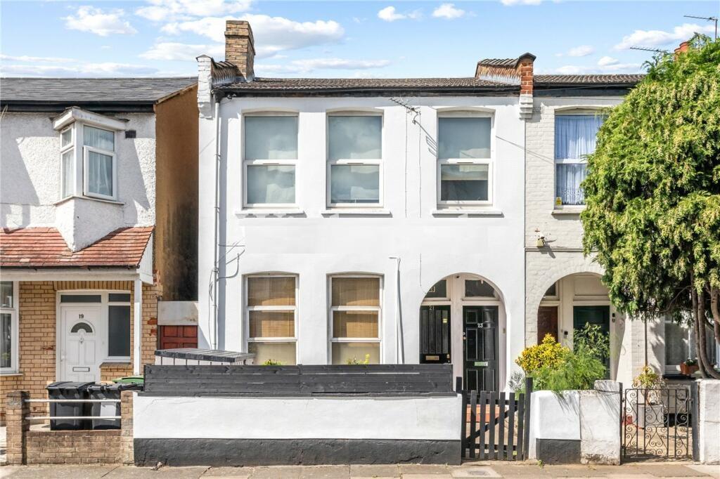 Grainger Road, London N22 2 bed apartment - £1,750 pcm (£404 pw)
