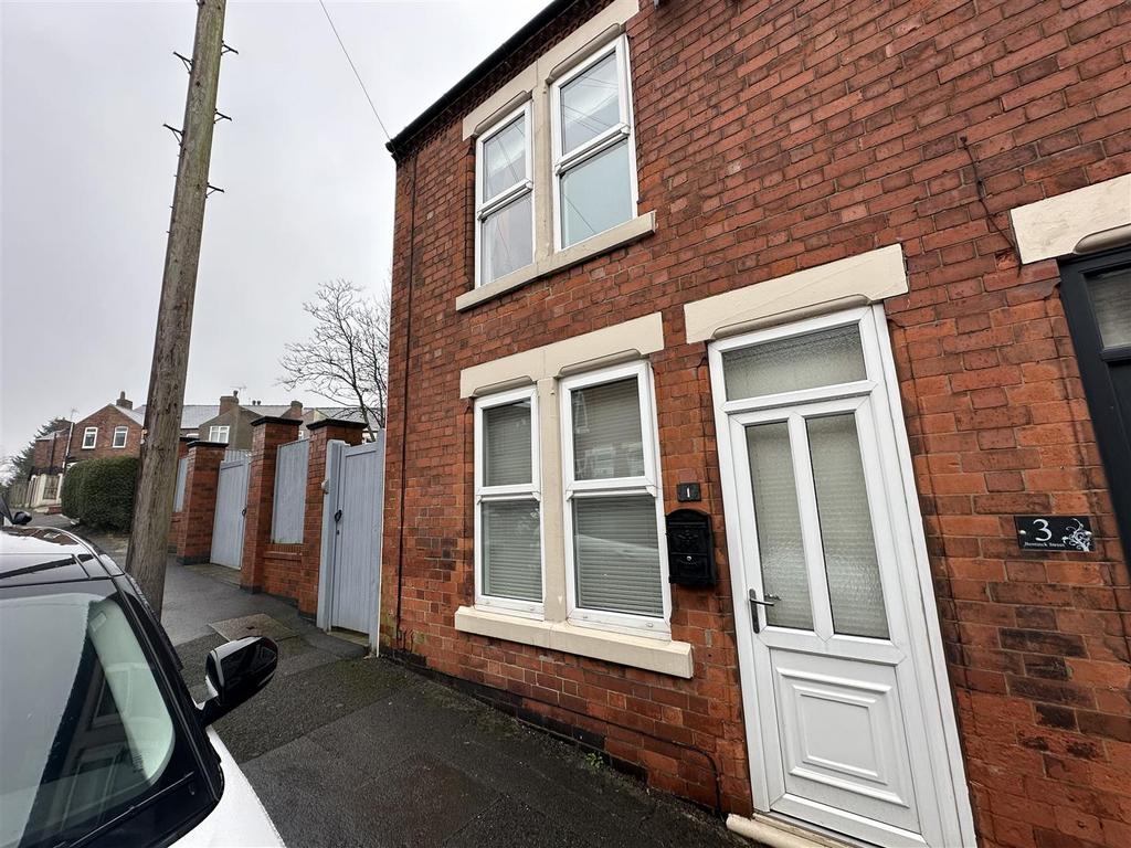 Bentinck Street, Kirkby In Ashfield NG17 2 bed semi-detached house - £ ...