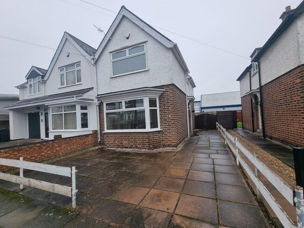 Sandringham Avenue, Leicester, LE4 3 bed semi-detached house - £300,000