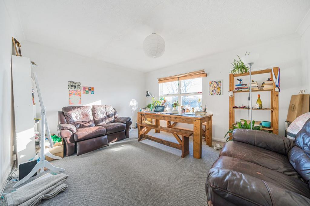 Blenheim Road, Peckham Rye 2 bed flat - £400,000