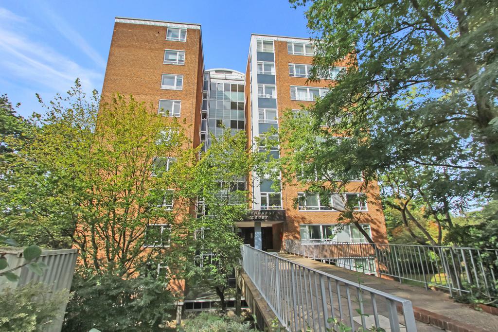 Farquhar Road, London SE19 2 bed flat - £450,000