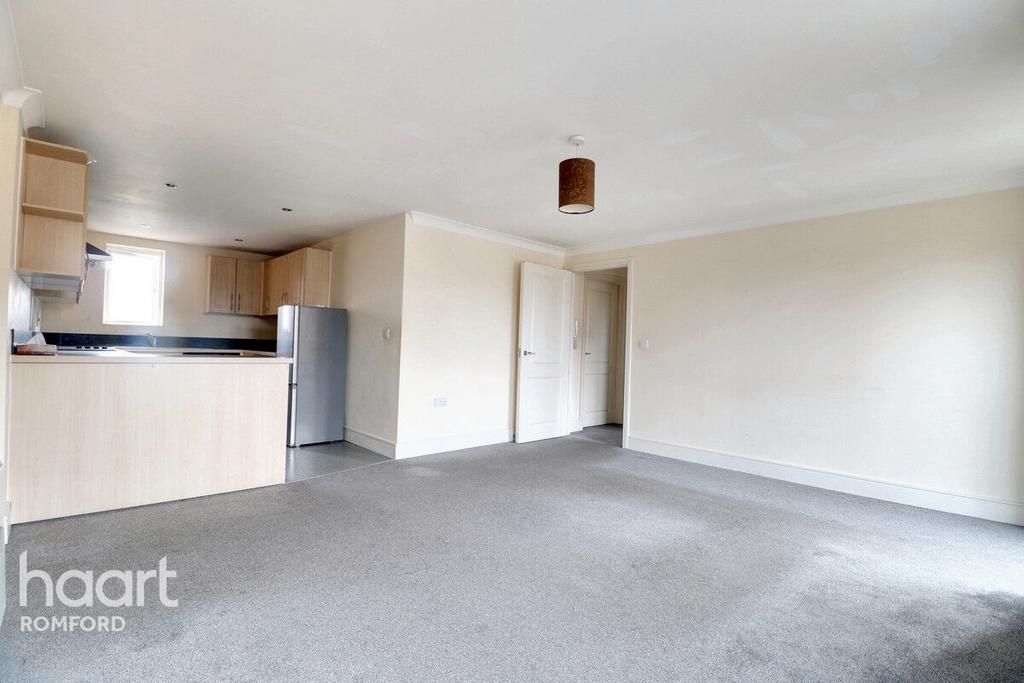Omega Court, London Road, Romford... 2 bed apartment - £250,000