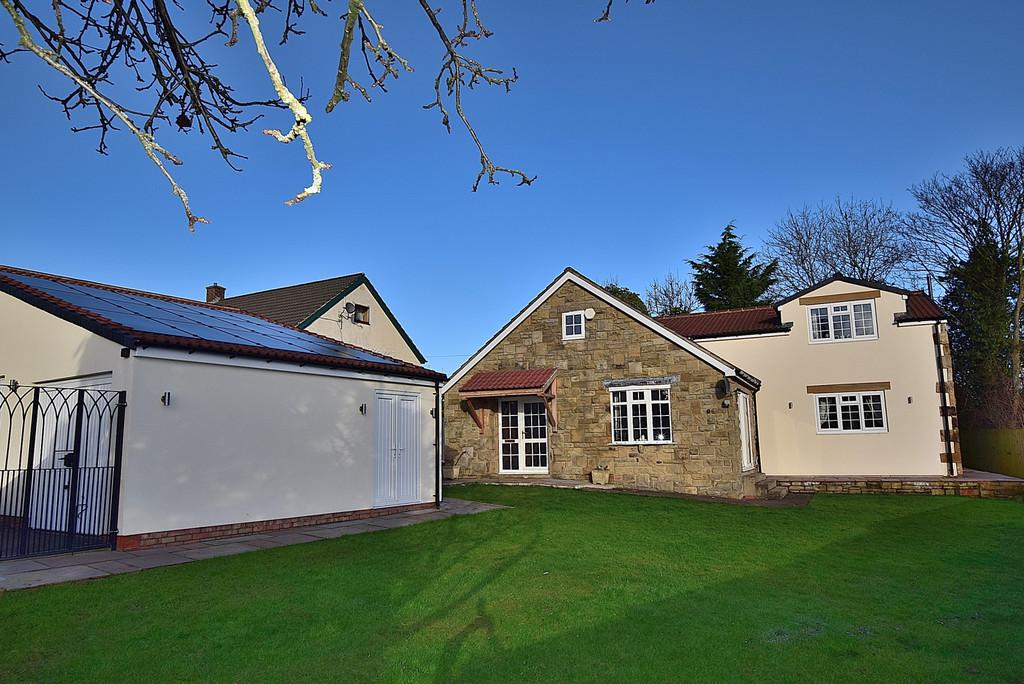 Hipswell 4 bed detached bungalow - £375,000