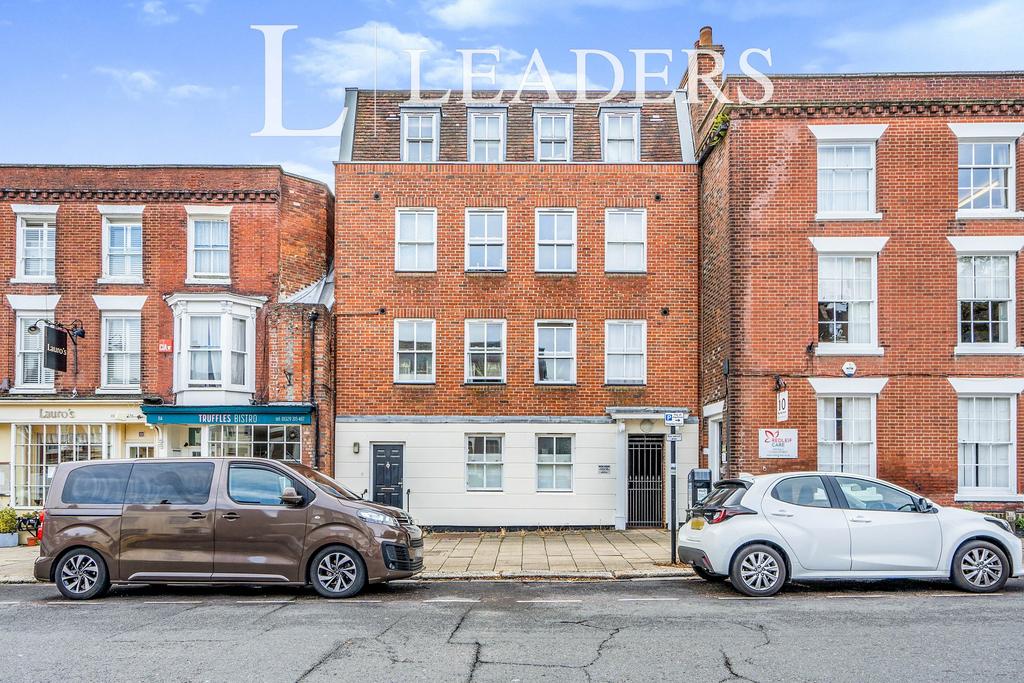 Meon House, High Street, PO16 1 bed apartment - £795 pcm (£183 pw)