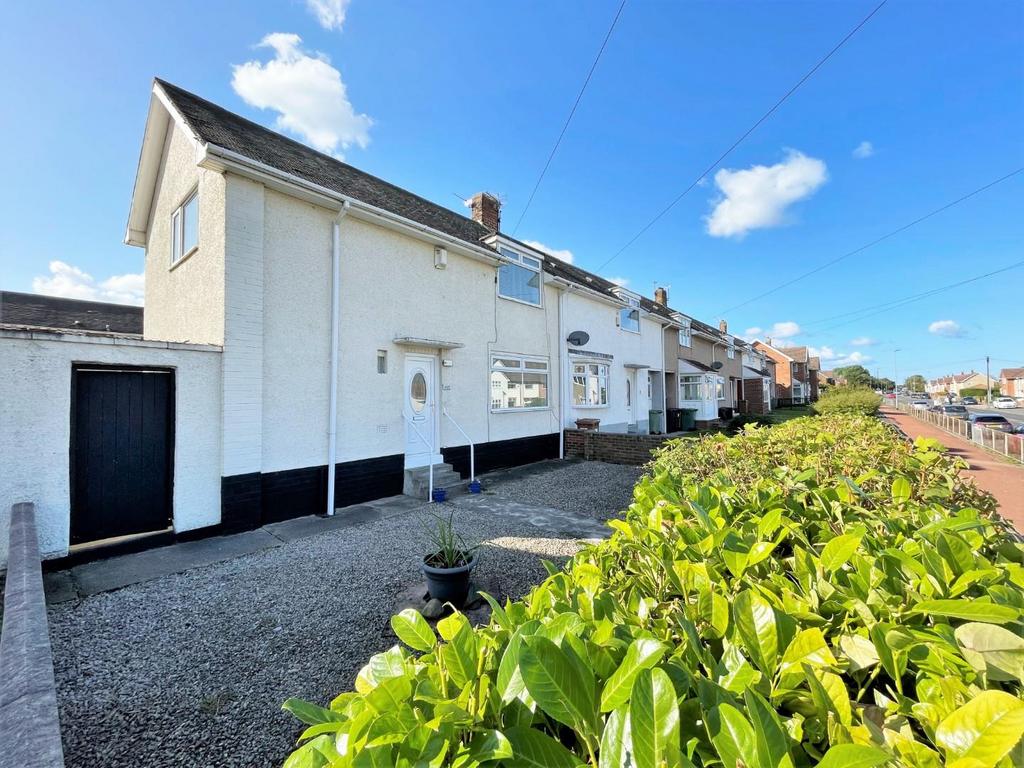 Catcote Road, Hartlepool 2 bed end of terrace house - £550 pcm (£127 pw)