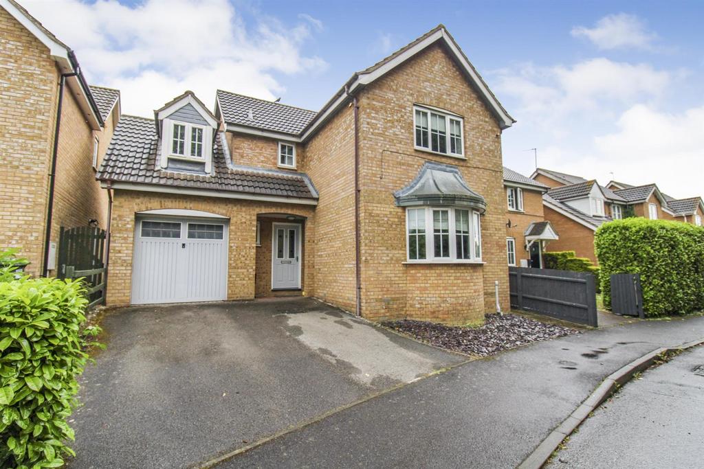 Walnut Close, Corby NN17 4 bed detached house - £315,000