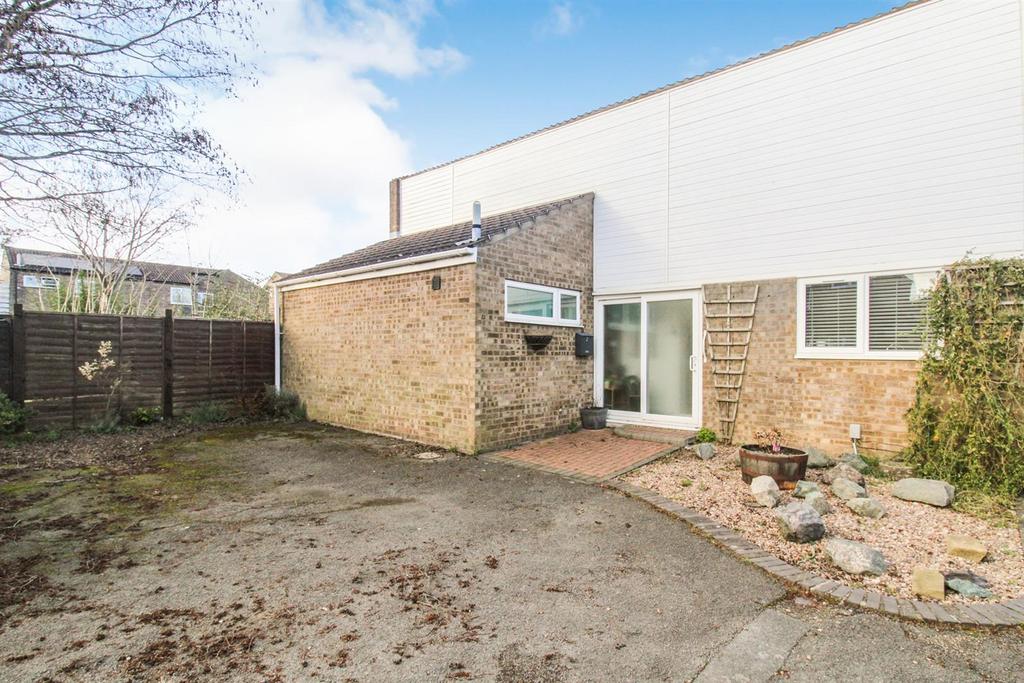Bede Close, Corby NN18 3 bed detached bungalow - £230,000