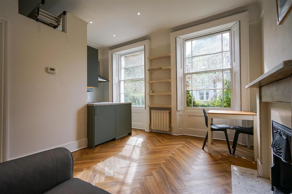 Gloucester Crescent, Regents Park, NW1 1 bed apartment - £2,000 pcm (£ ...