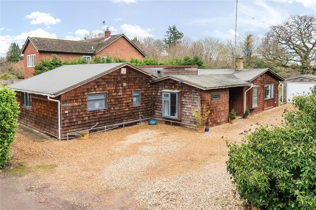 Passfield Common, Passfield, Liphook... 4 bed bungalow - £850,000