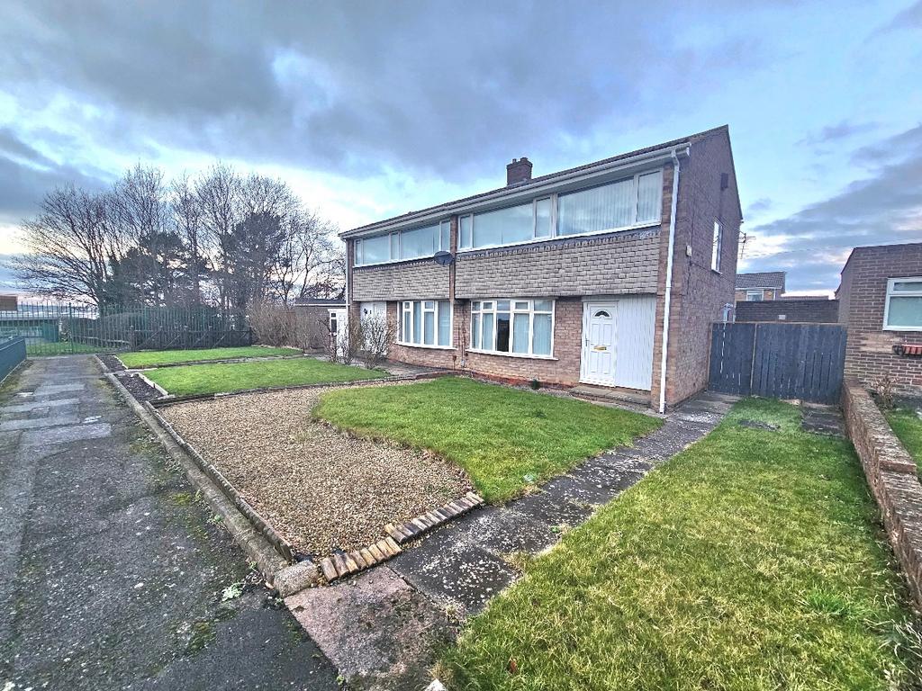 Newcastle upon Tyne NE5 3 bed semi-detached house - £1,050 pcm (£242 pw)