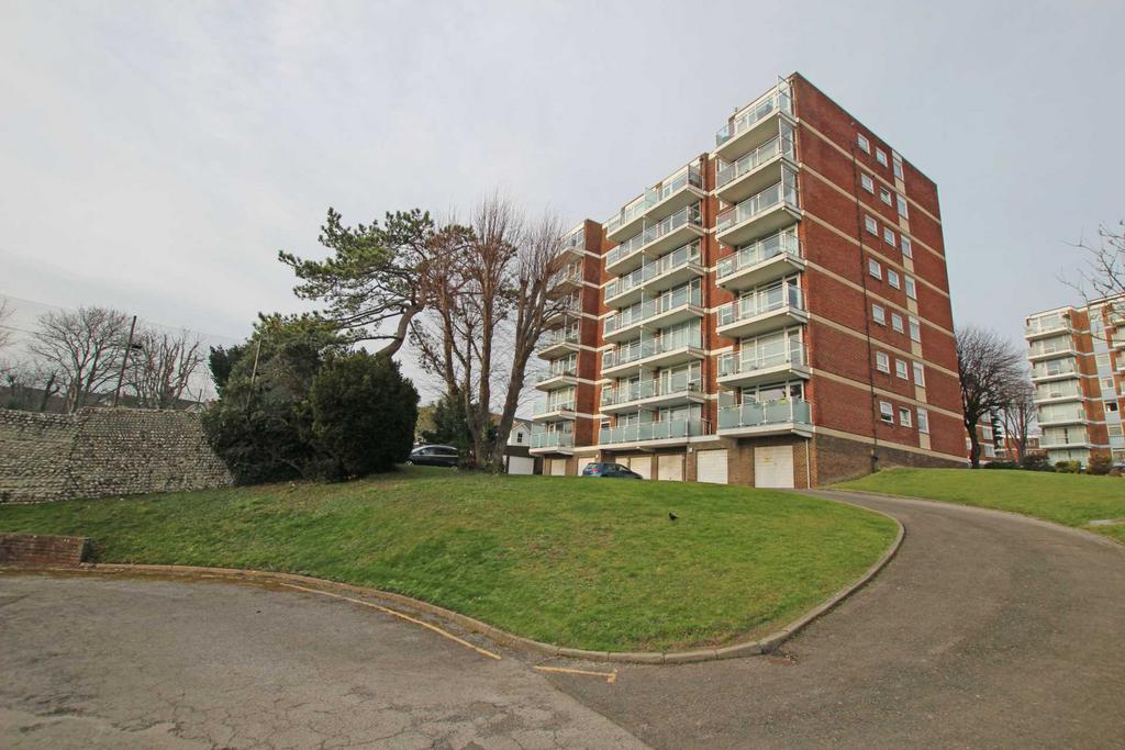 Upperton Road, Eastbourne, BN21 1LS 2 bed flat - £200,000