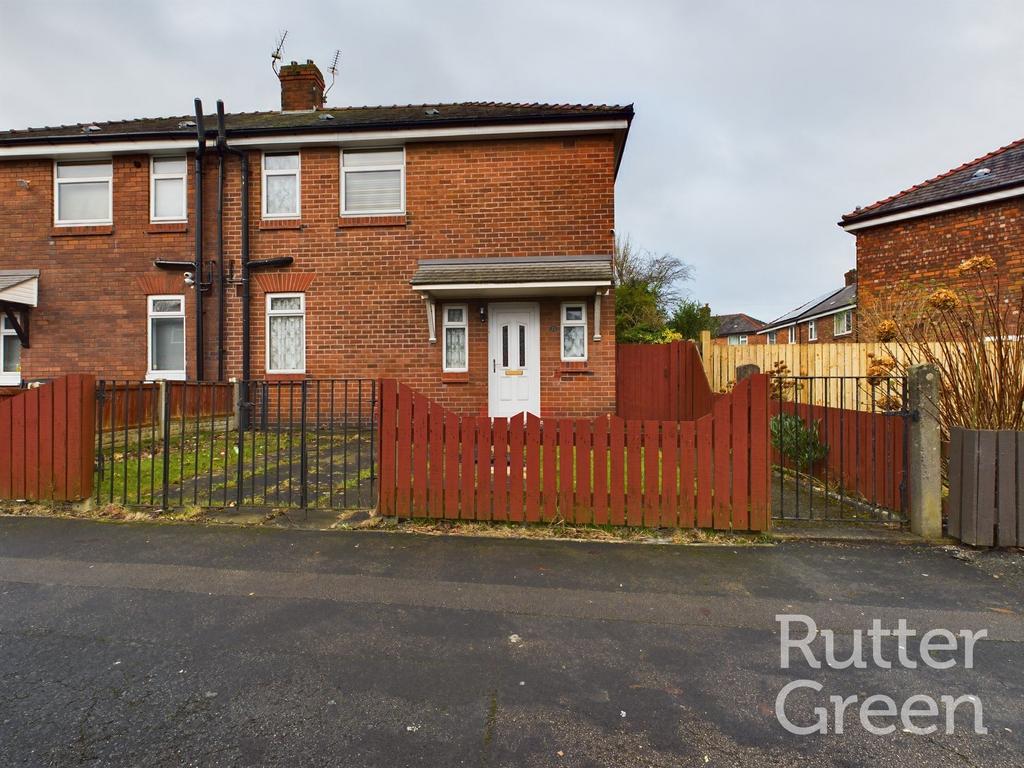 Hawthorn Avenue, Wigan, WN5 9NY 3 bed semi-detached house - £130,000