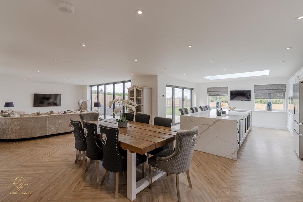 Eastrea PE7 5 bed detached house - £800,000