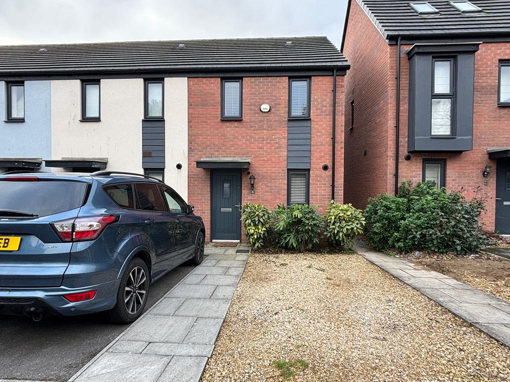 Cei Tir Y Castell, Barry, CF63 4DG 2 bed end of terrace house - £220,000