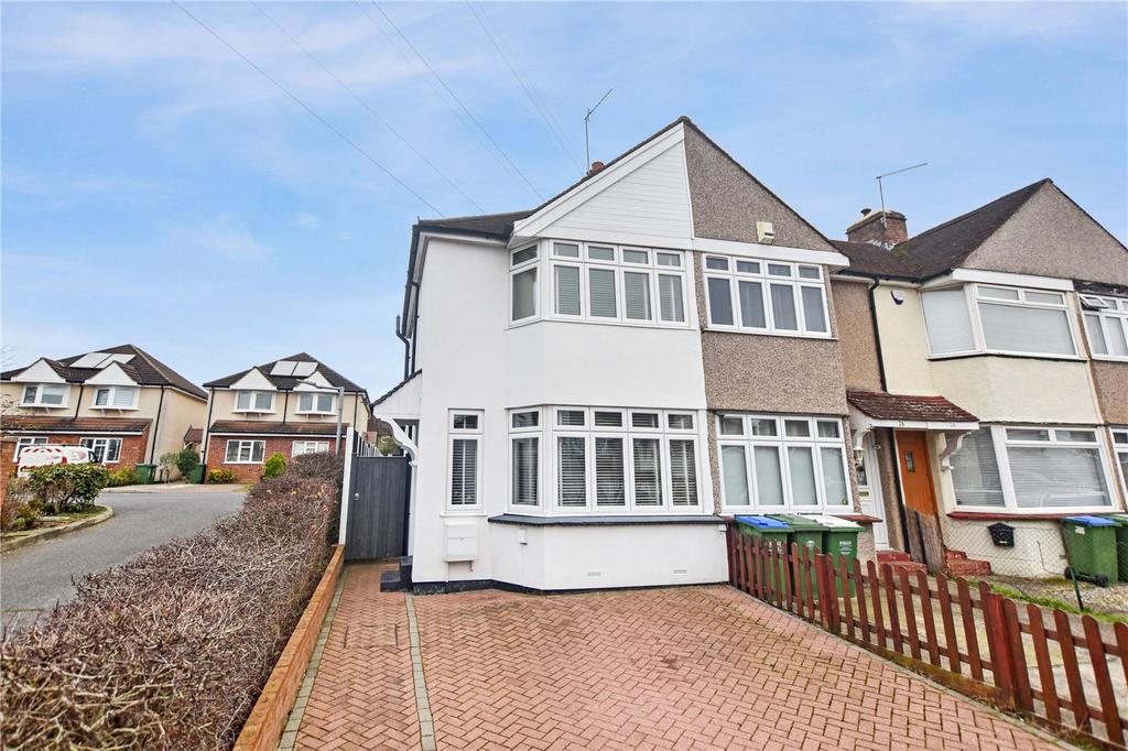 Crofton Avenue, Bexley, Kent, DA5 2 bed end of terrace house - £425,000