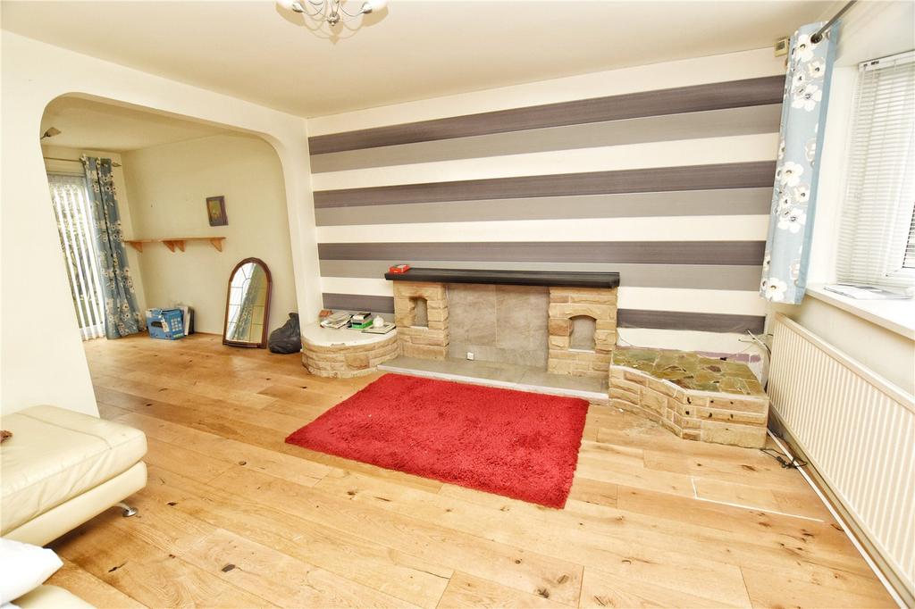 The Croft, Waterside Village, Hadfield, Glossop, Derbyshire, SK13 3 bed ...